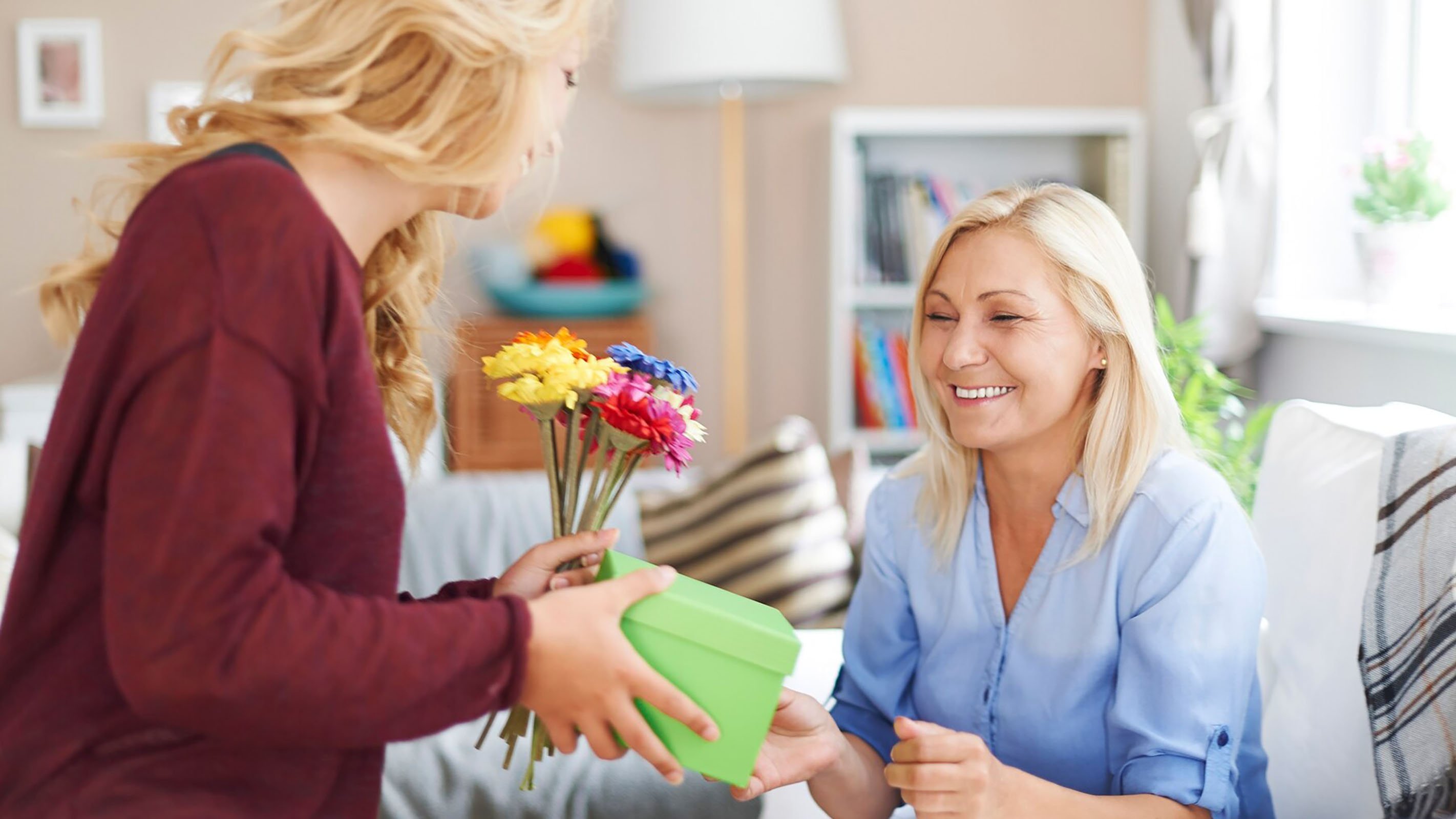 Подарок маме на день рождения: лучшие идеи